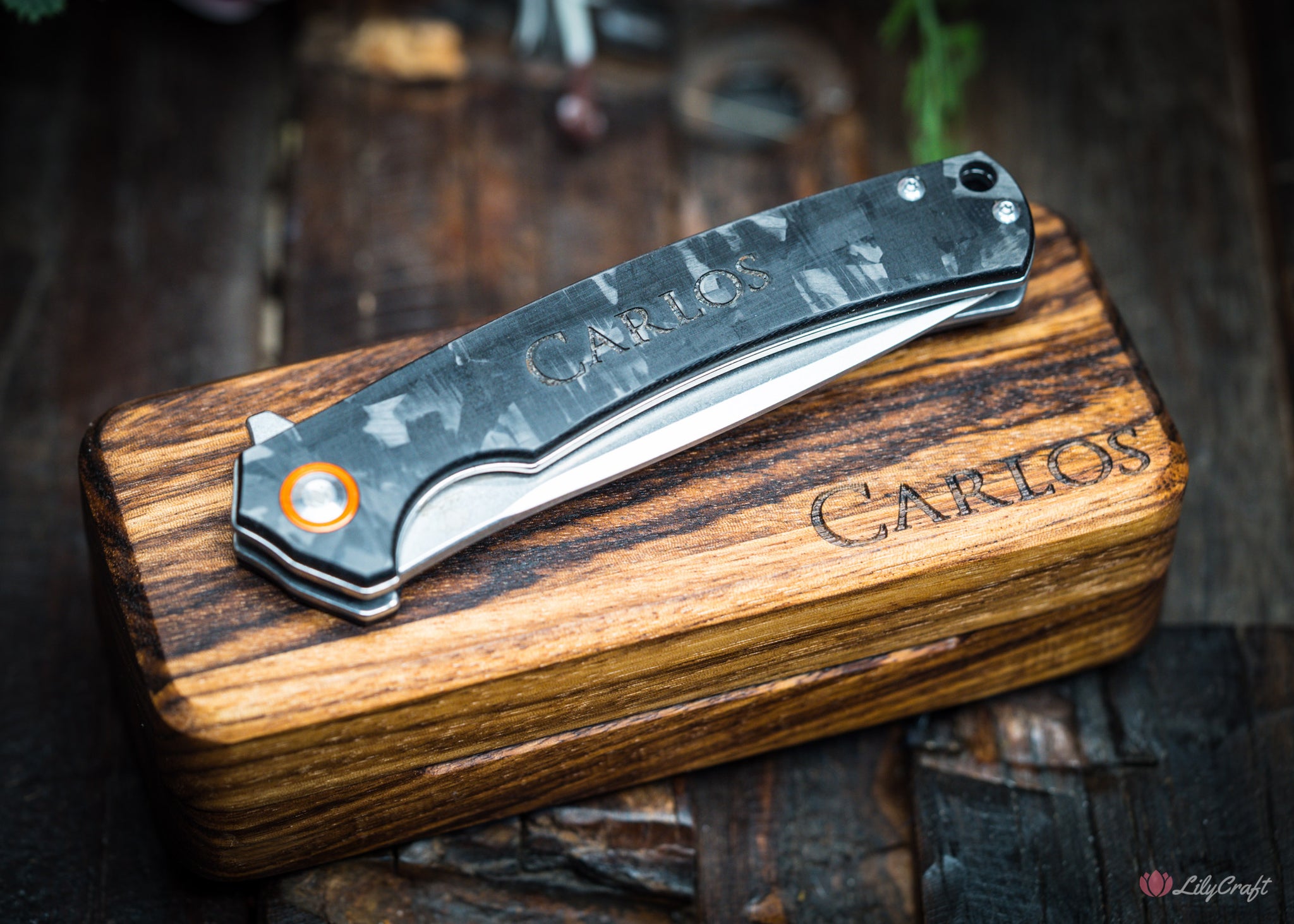 Carbon Fibre Flipper Knife - Your Pocket's New Best Friend